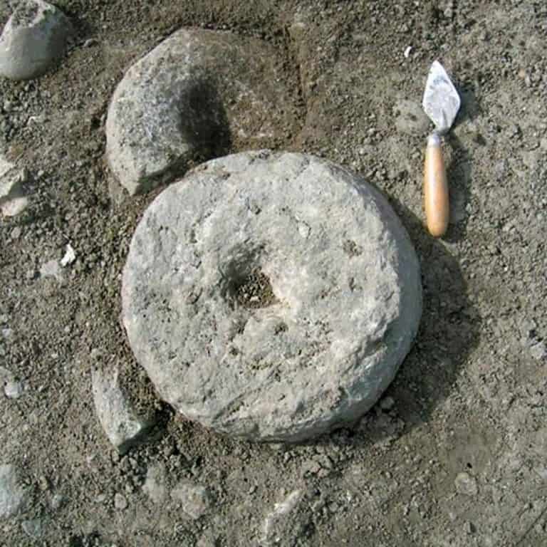 Stone Age to Iron Age activity 6: Iron Age quern-stones and making ...